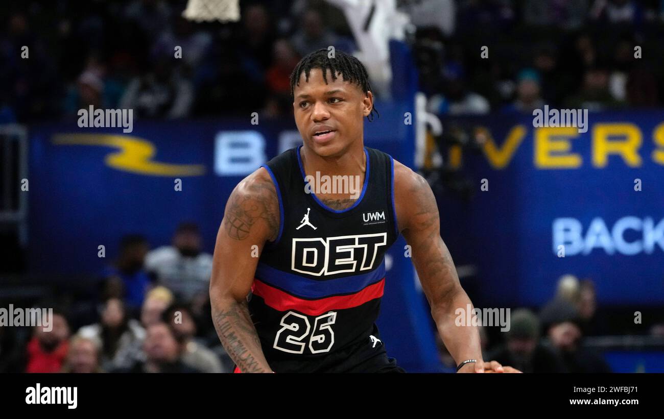 Detroit Pistons guard Marcus Sasser (25) plays against the Minnesota ...