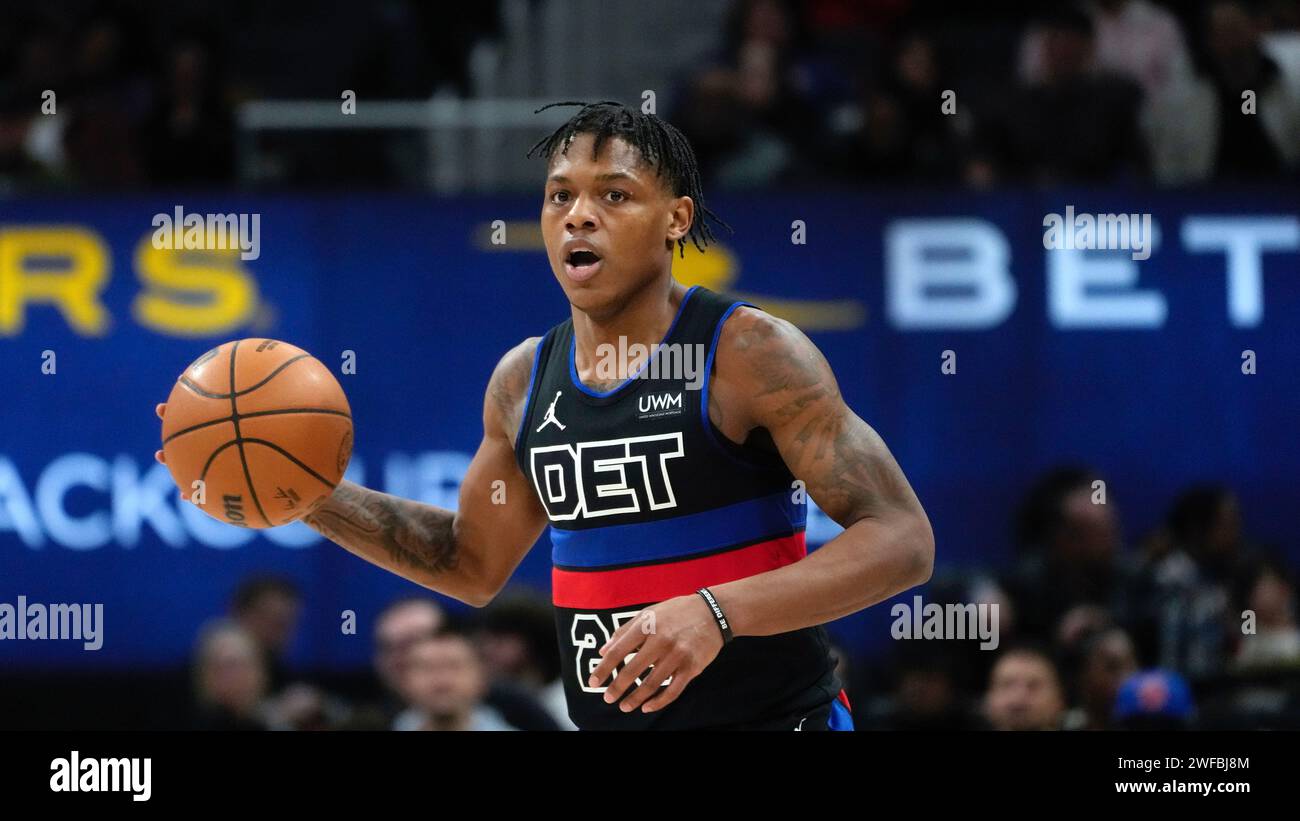 Detroit Pistons guard Marcus Sasser (25) plays against the Minnesota ...