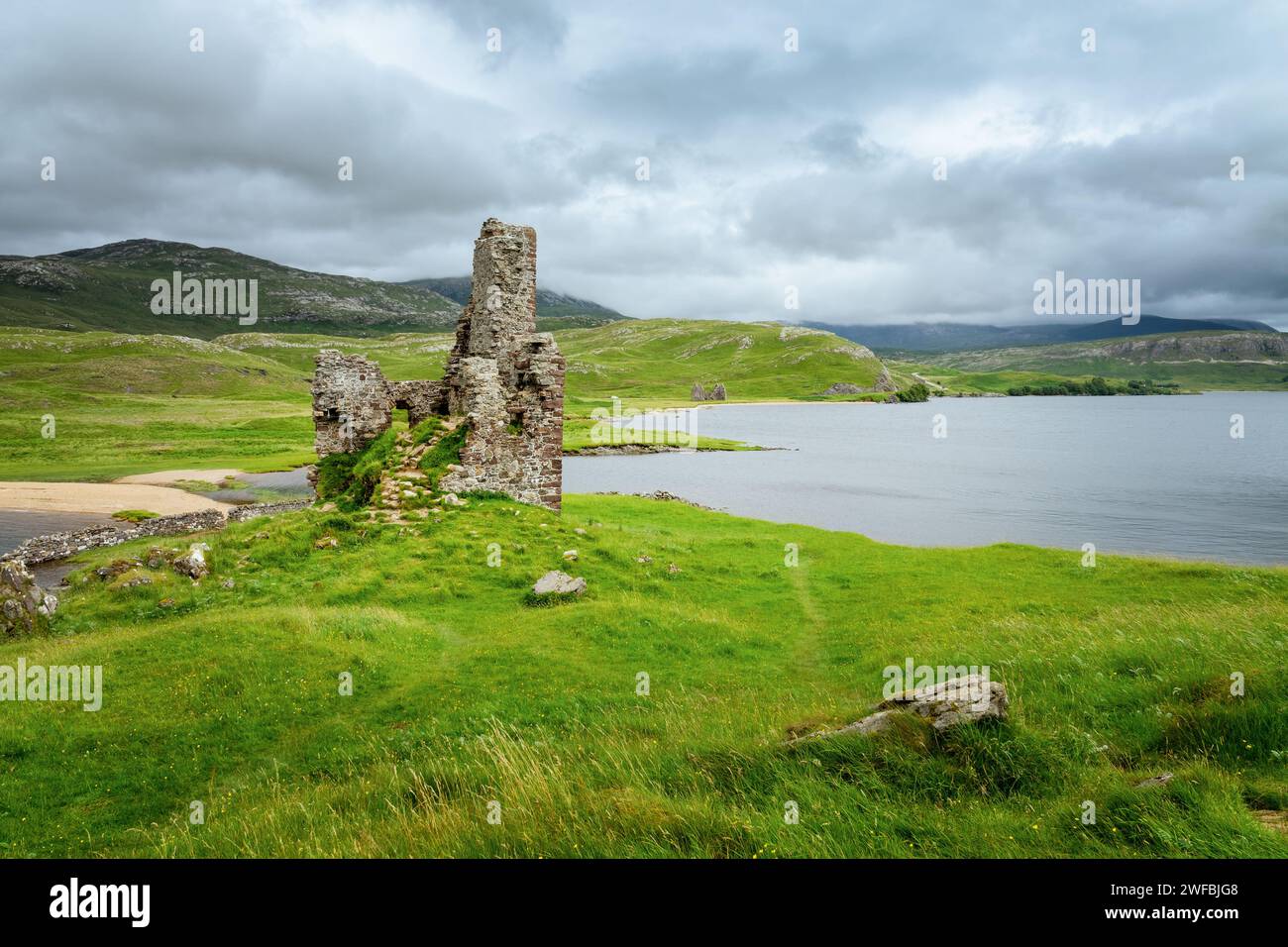 Old ruins of Ardvreck castle at Loch Assynt, North West Highlands ...