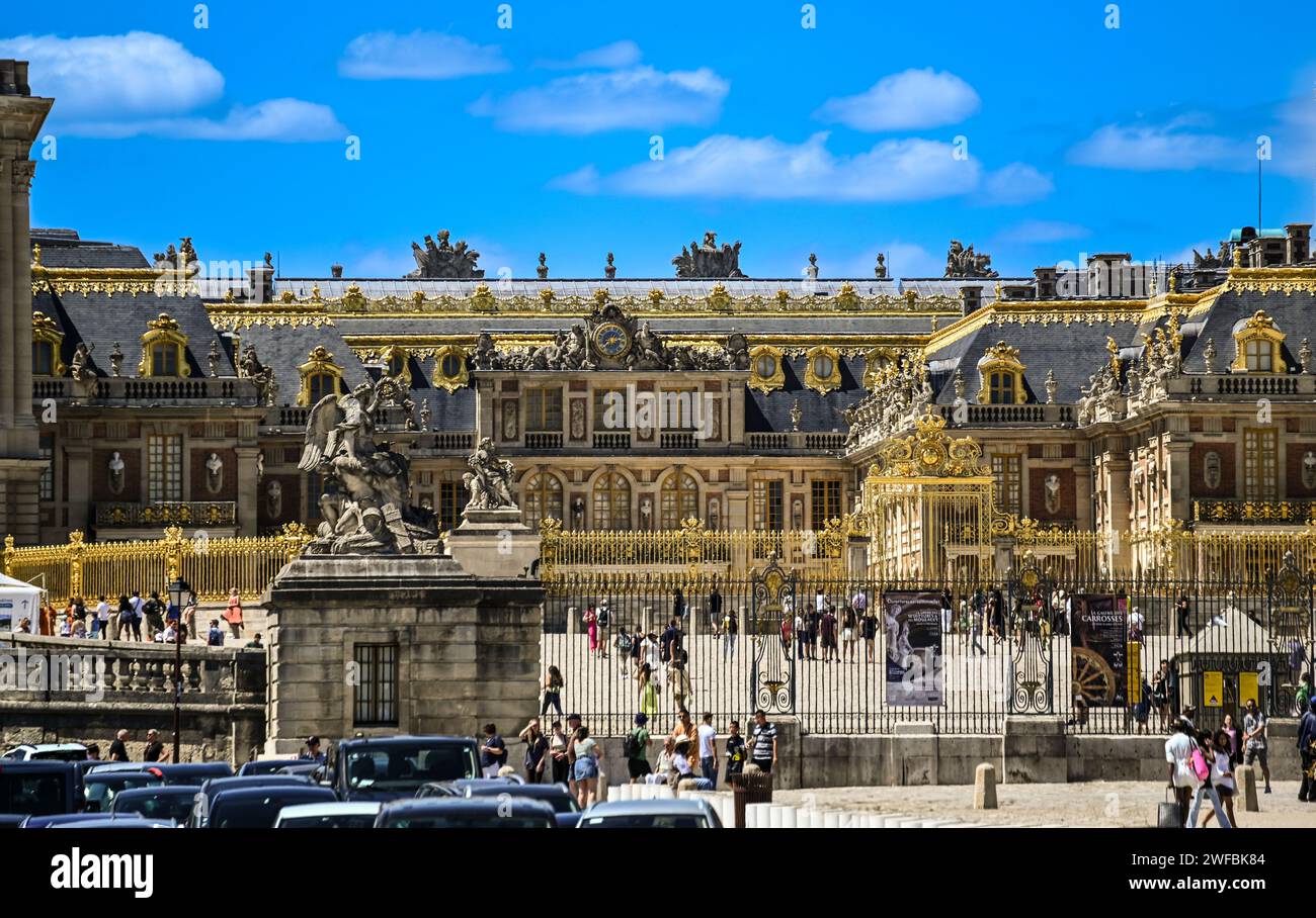 The extraordinary beauty of the Palace of Versailles. On a beautiful ...