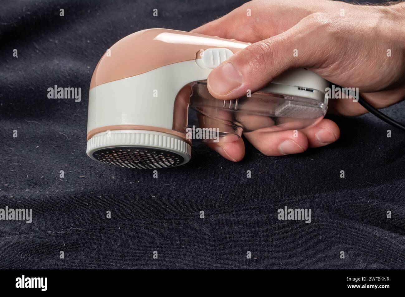 Machine for removing pellets in men's hands. Modern technologies for ...