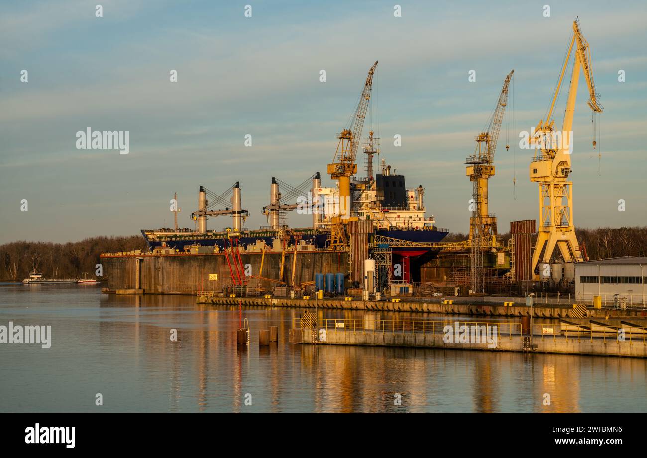 Ship repair at the ship repair yard Stock Photo - Alamy