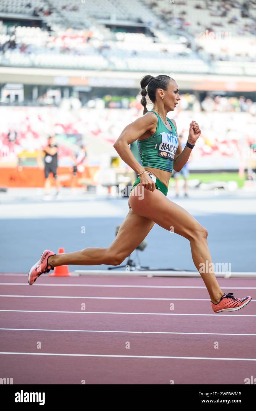 Sharlene MAWDSLEY participating in the 400 meters at the World ...