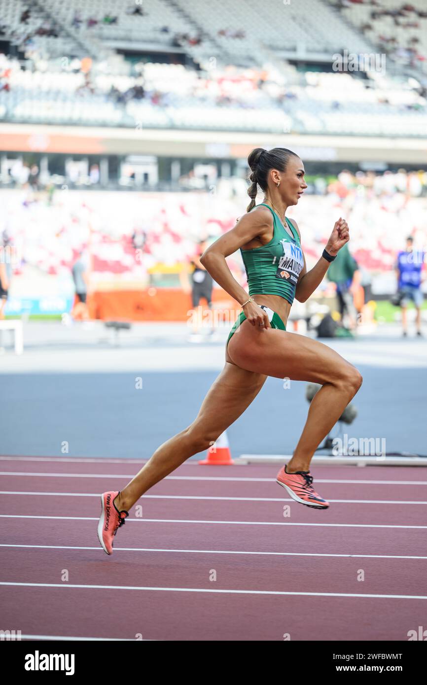 Sharlene MAWDSLEY participating in the 400 meters at the World ...