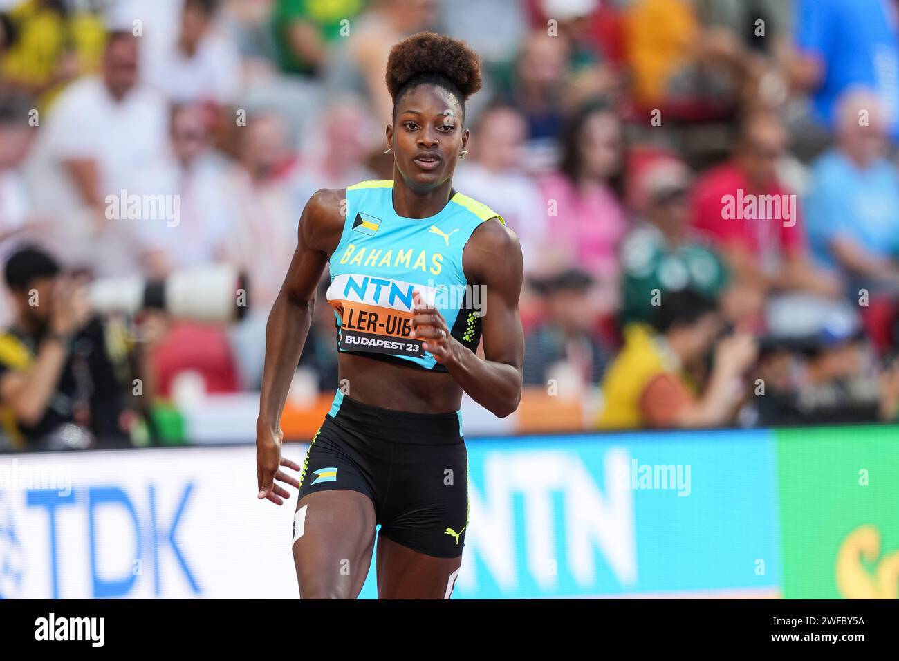 Shaunae MILLER-UIBO participating in the 400 meters at the World ...
