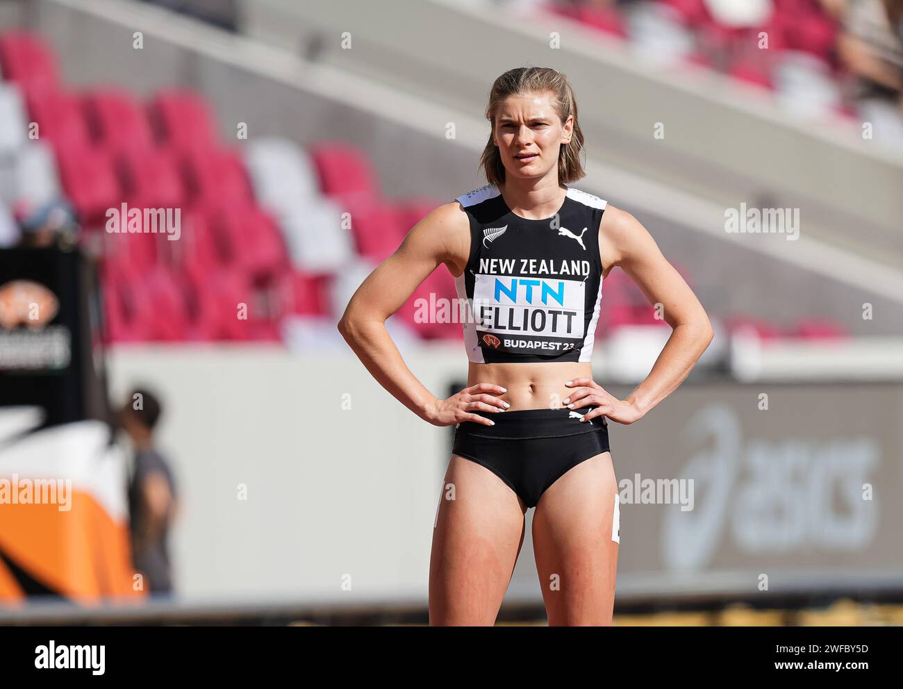 Rosie ELLIOTT participating in the 400 meters at the World Athletics ...
