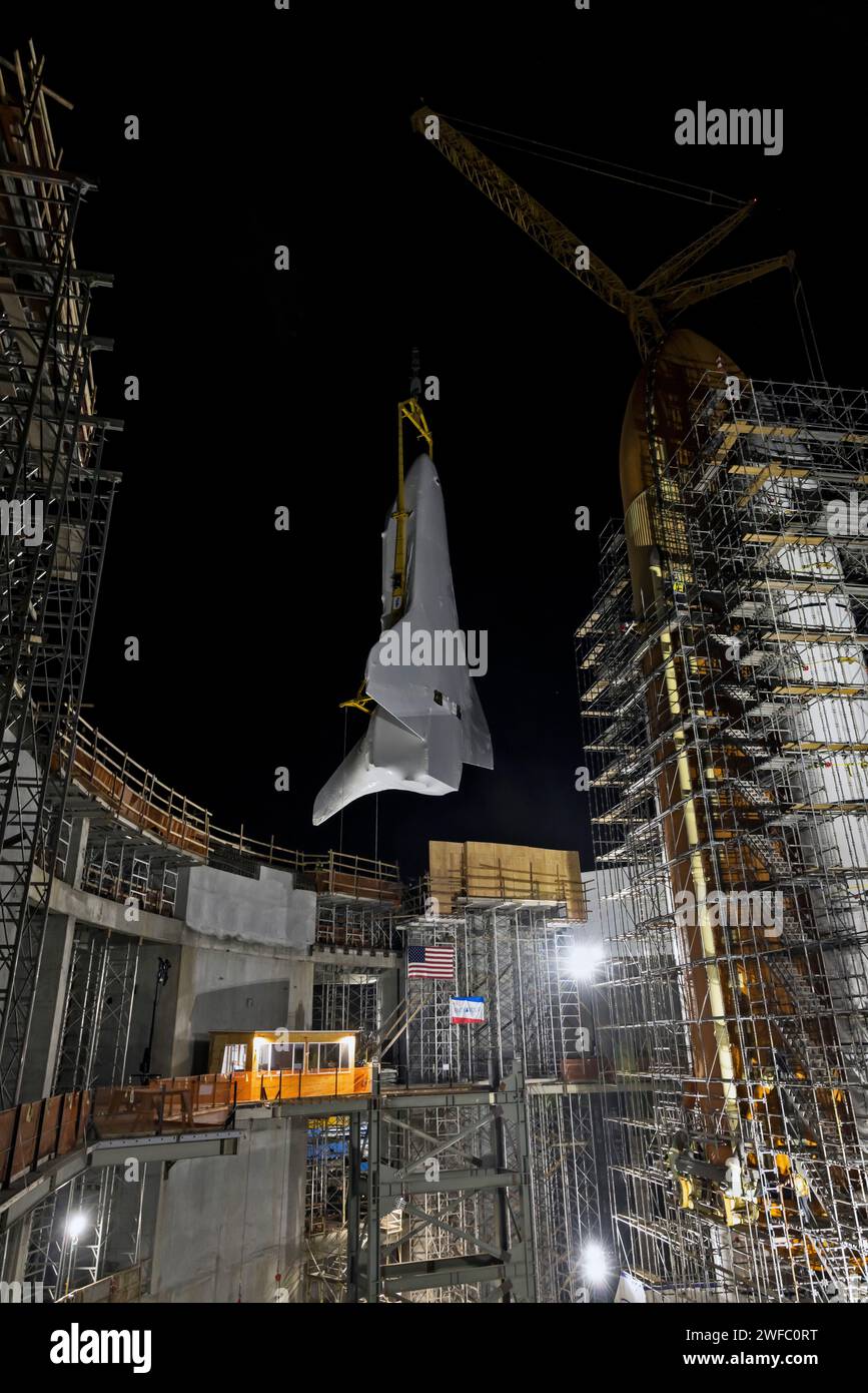 Los Angeles, USA. 30th Jan, 2024. Space Shuttle Endeavour being lifted ...