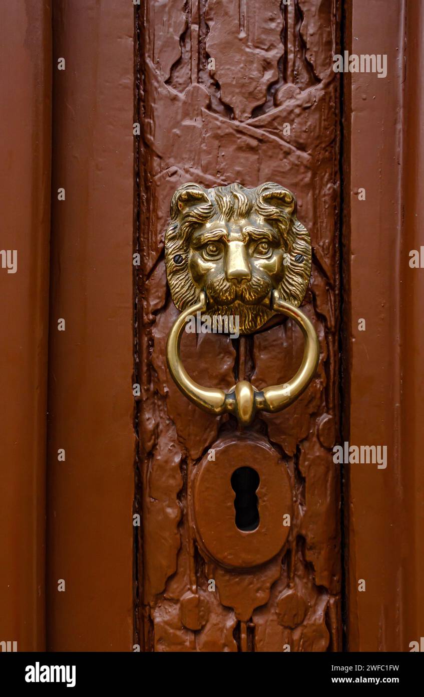 Antique keyhole in the door Stock Photo - Alamy