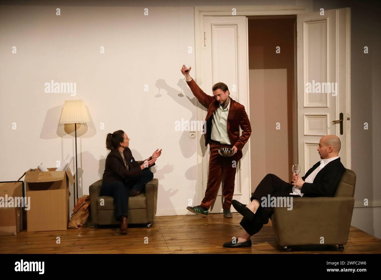 Carolin Haupt als Maria, Yurii Radionov als Orest und David Ruland als ...