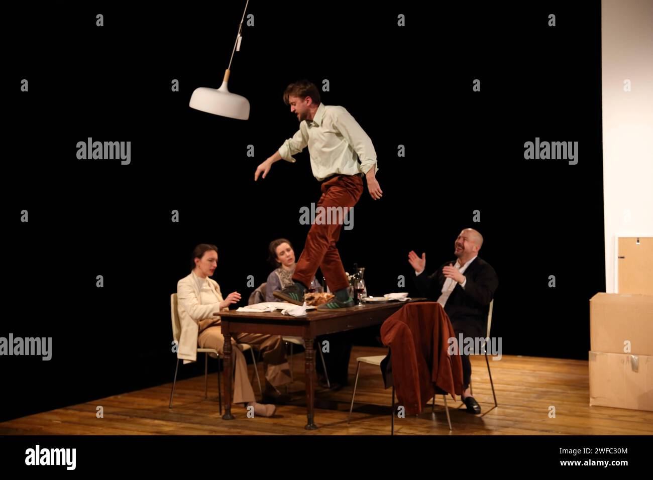 Maryna Klimova als Anastasiia, Carolin Haupt als Maria, Yurii Radionov ...