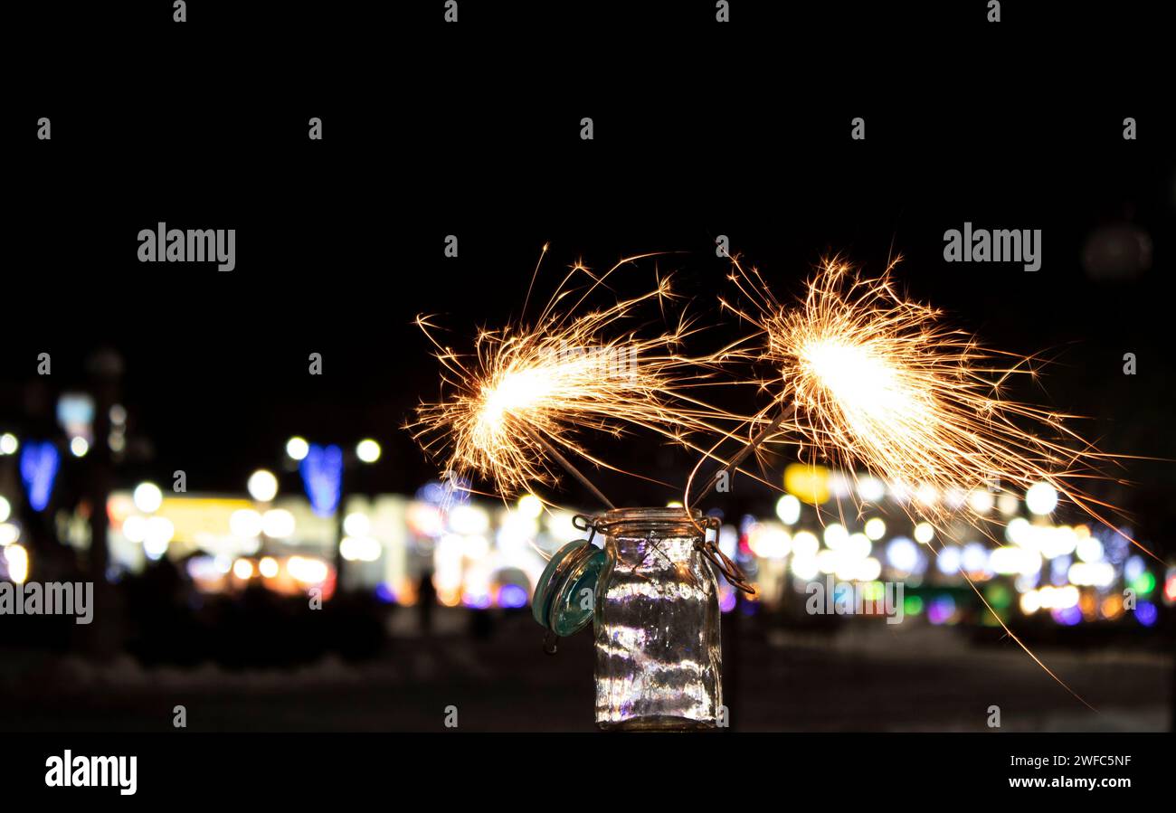 Night city burning hi-res stock photography and images - Alamy