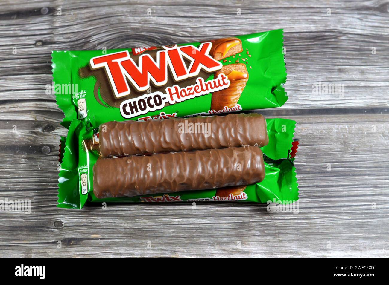 Caramel shortbread biscuit bar hi-res stock photography and images - Alamy