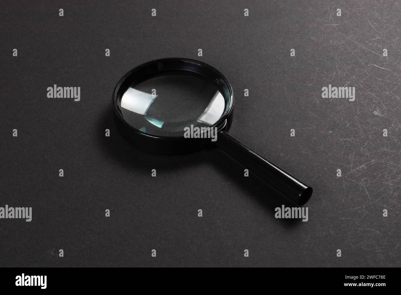 Magnifying glass effect hi-res stock photography and images - Alamy