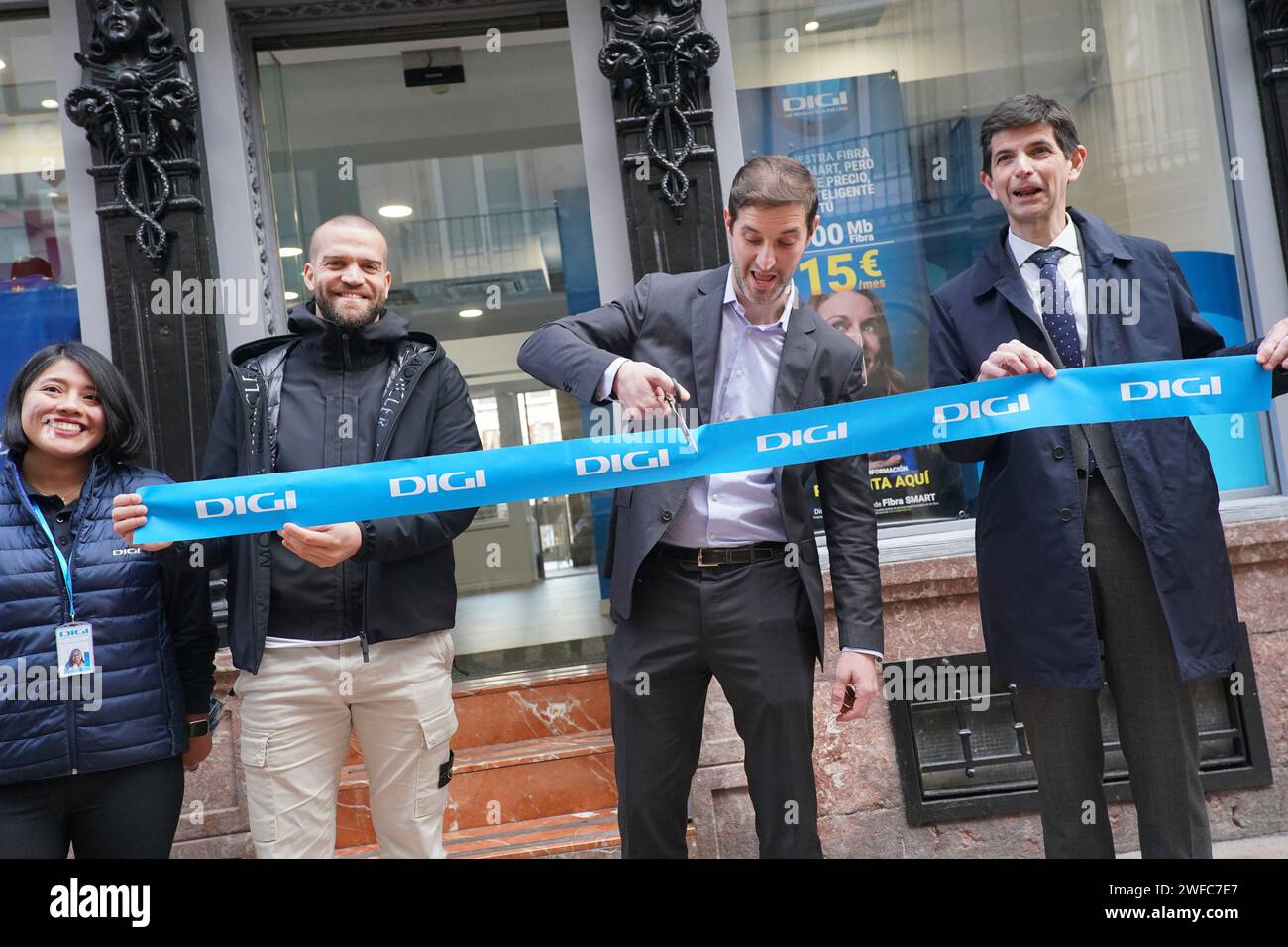 (L-R) a Digi worker 30 JANUARY 2024 Iñaki Berasaluce / Europa Press 01 ...