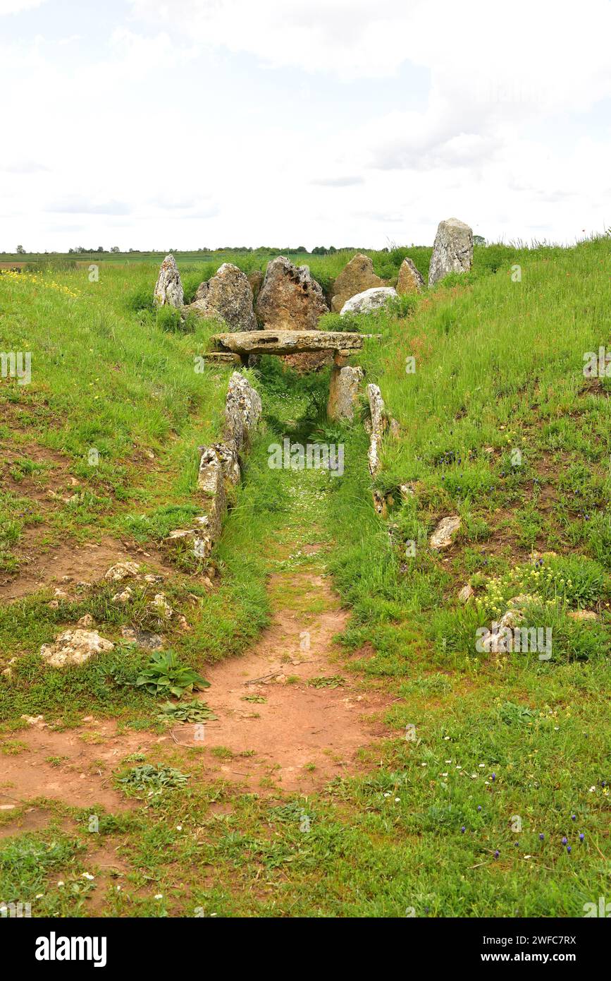 Dolmen de la cotorrita hi-res stock photography and images - Alamy