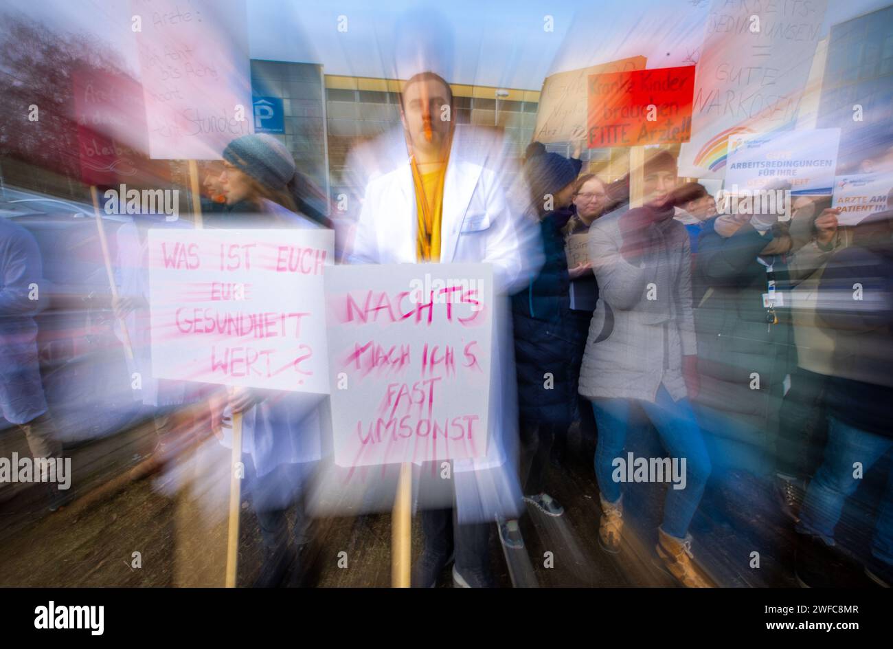 Rostock, Germany. 30th Jan, 2024. Doctors at Rostock University Medical ...