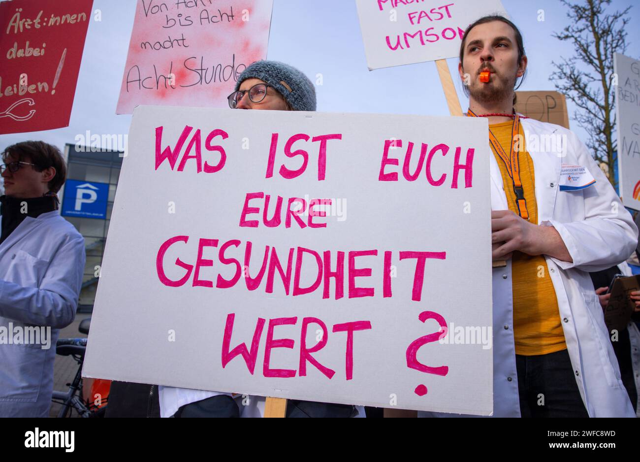 Rostock, Germany. 30th Jan, 2024. Doctors at Rostock University Medical ...