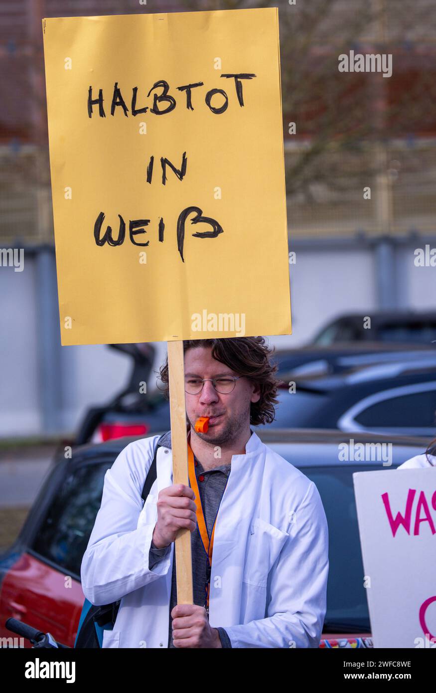 Rostock, Germany. 30th Jan, 2024. Doctors at Rostock University Medical ...