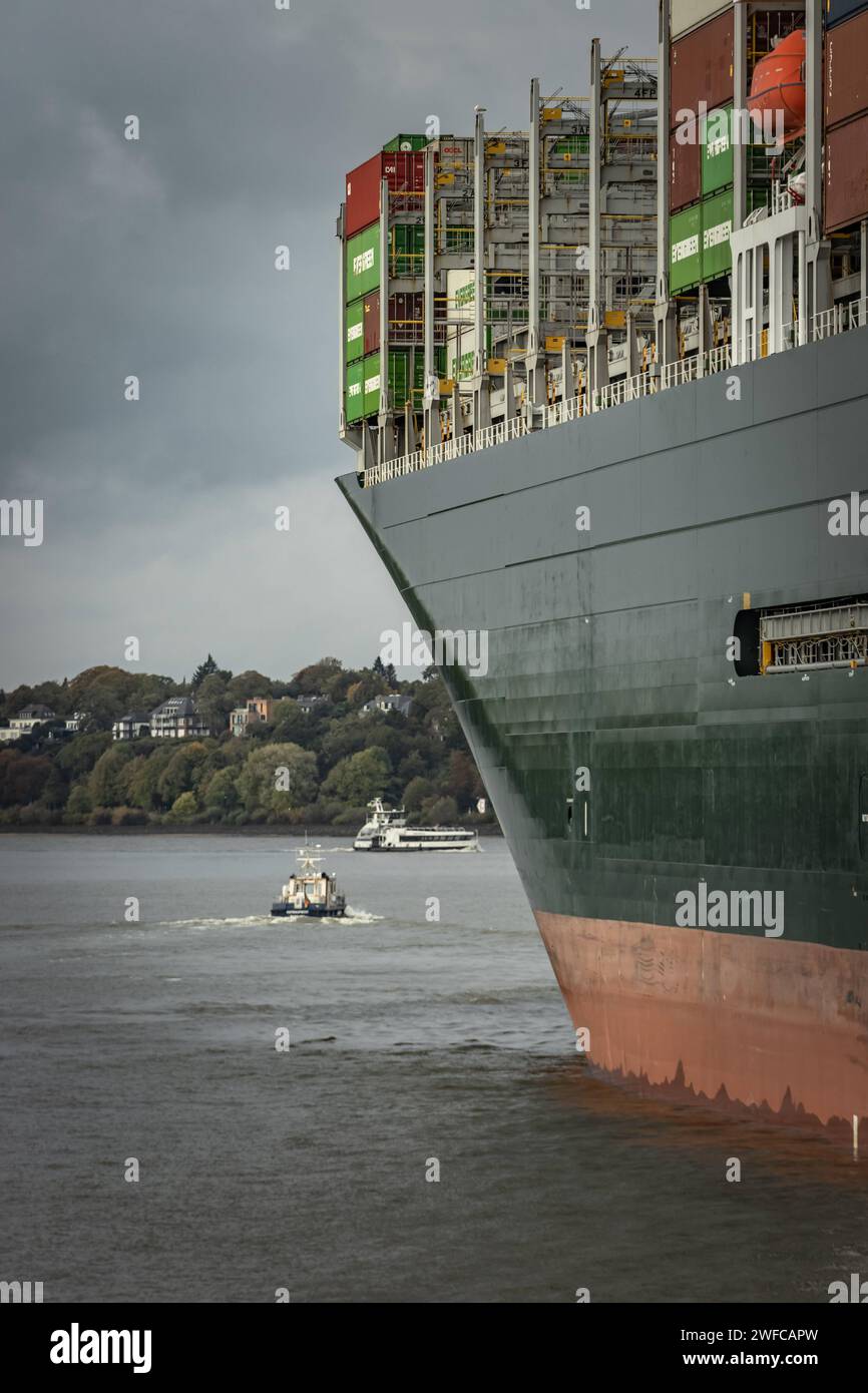 Hamburger Hafen Containerschiff im Containerterminal im Hafen von ...