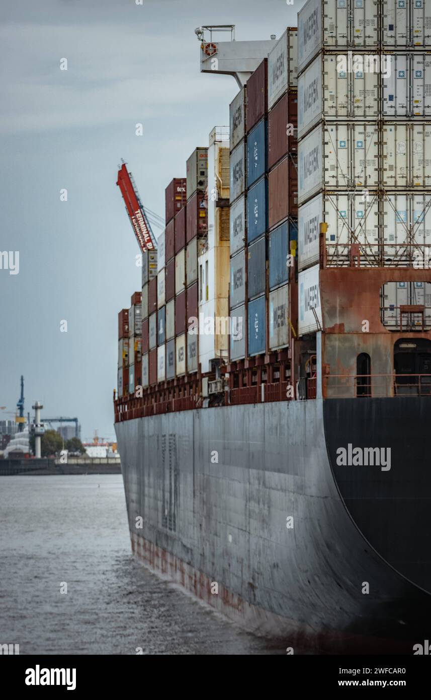 Hamburger Hafen Containerschiff im Containerterminal im Hafen von ...