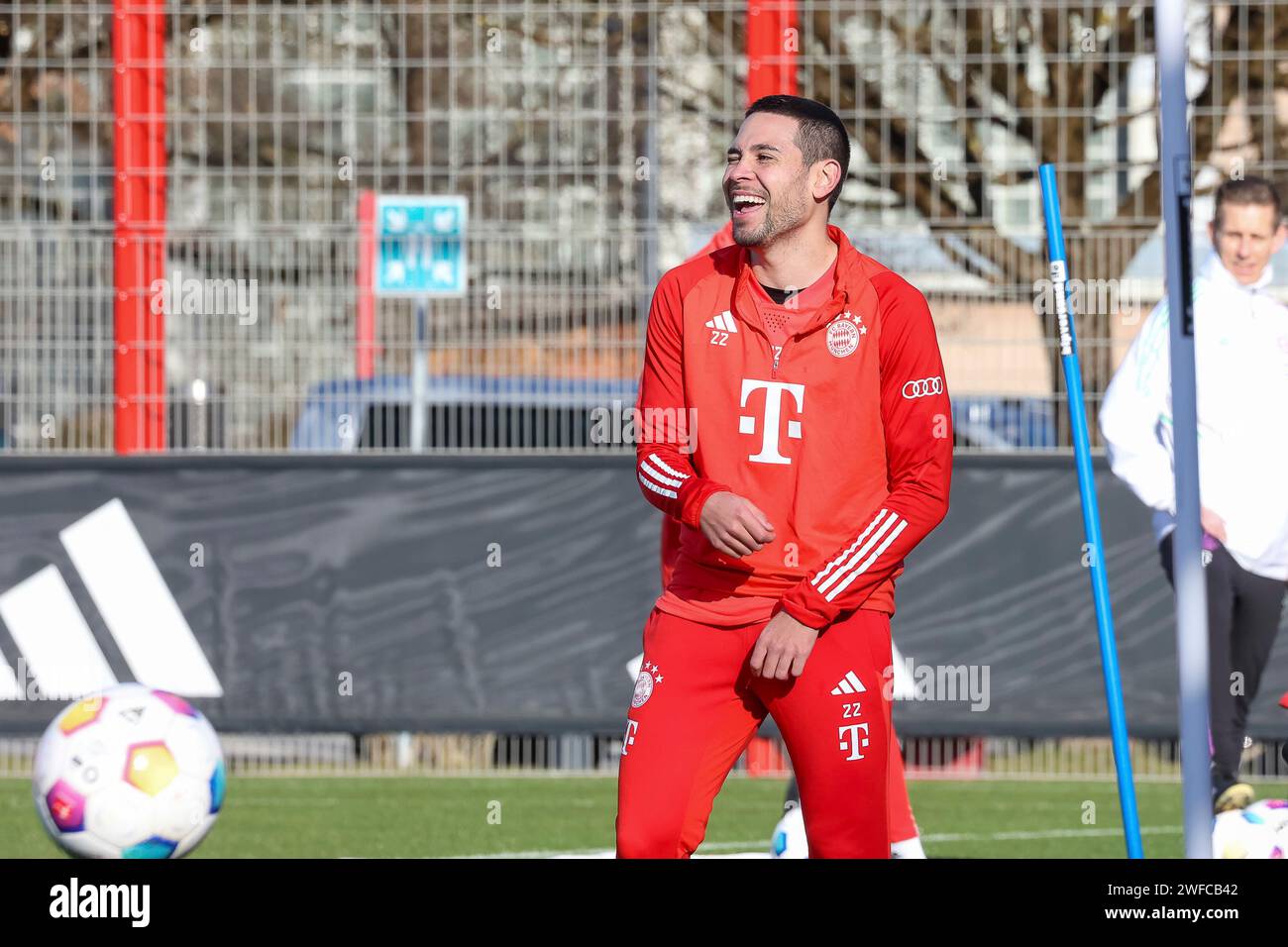 Muenchen, Deutschland. 30th Jan, 2024. Raphael Guerreiro (FC Bayern ...