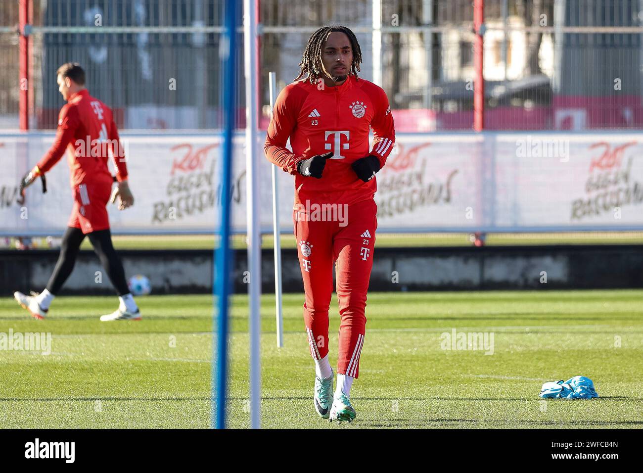 Muenchen, Deutschland. 30th Jan, 2024. Sacha Boey (FC Bayern Muenchen ...