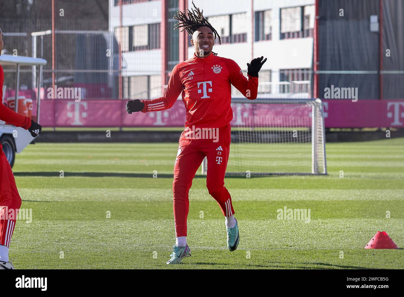 Muenchen, Deutschland. 30th Jan, 2024. Sacha Boey (FC Bayern Muenchen ...