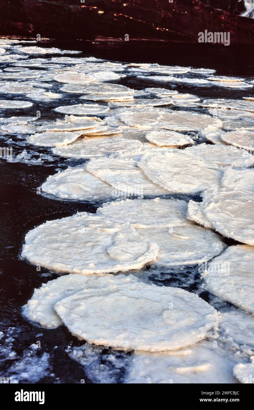 Ice circles hi-res stock photography and images - Alamy