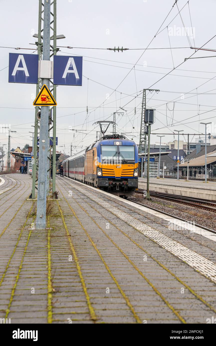 Eisenbahnverkehr - Bahnhof Rheine - Ausfahrt des Intercity Zug nach ...