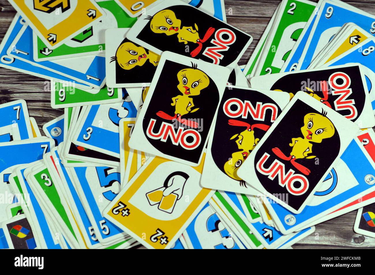 Uno card logo hi-res stock photography and images - Alamy