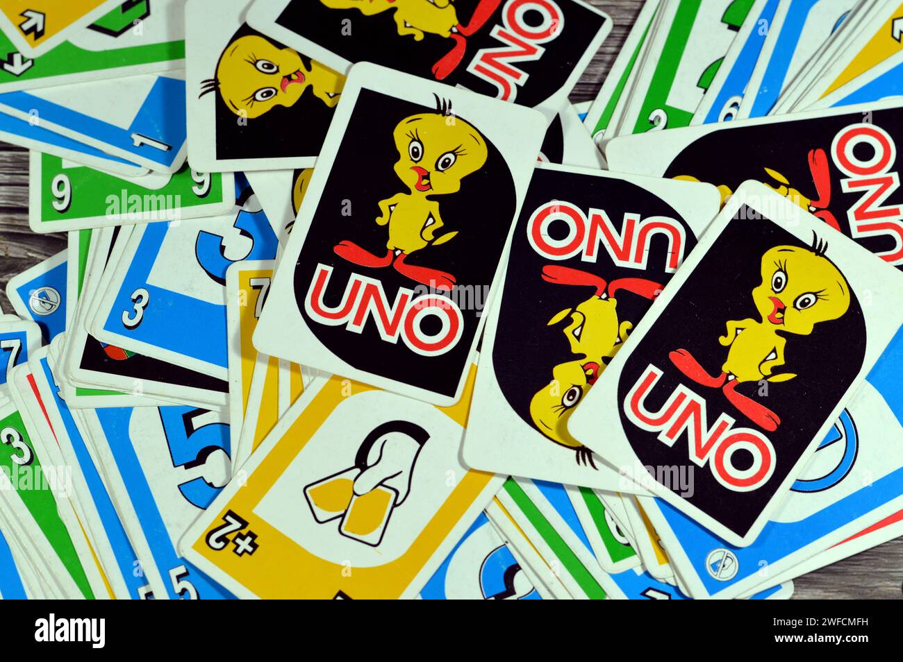 Uno card logo hi-res stock photography and images - Alamy