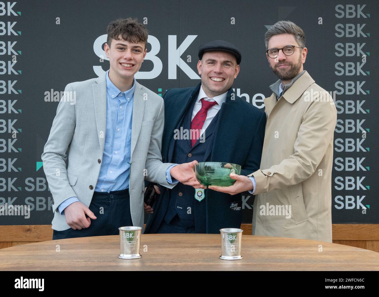 Annual Invictus wins Great Yorkshire Handicap Chase (Premier Handicap ...