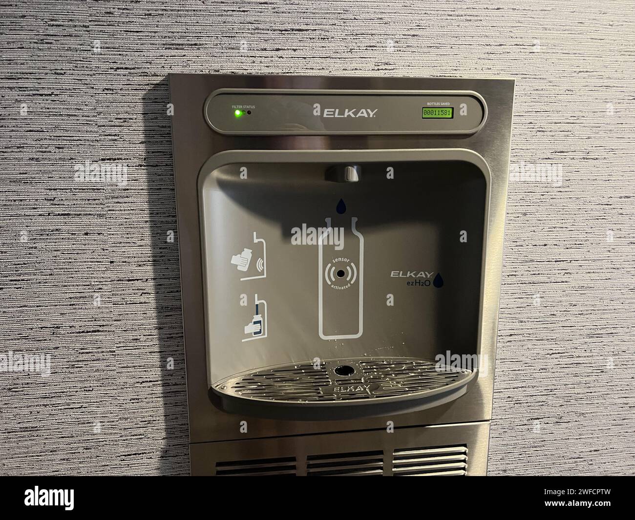 Elkay EZH2O bottle-filling station with filtered water status indicator ...