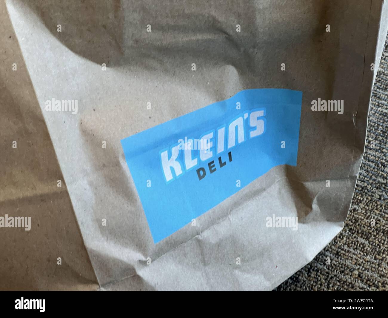 Airport deli hi-res stock photography and images - Alamy