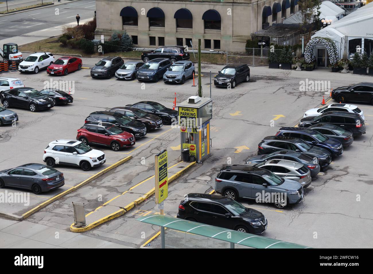 Harbourfront parking hi-res stock photography and images - Alamy