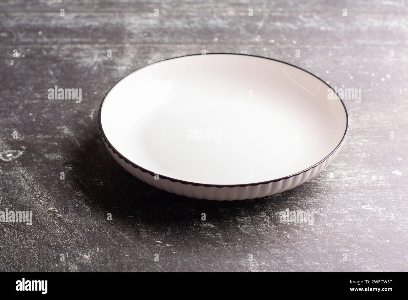 plate, round, empty, white, dish, dinner, food, dining, blank, kitchen ...