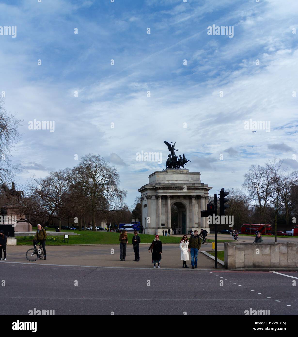 Wellington Arch from across the street.19th-century memorial arch ...