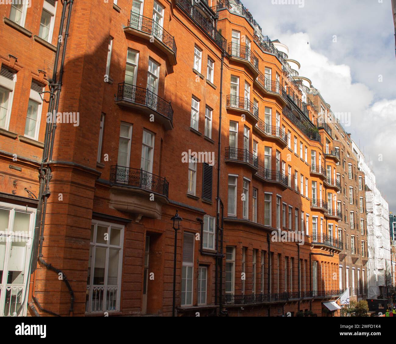 Brooks mews hi-res stock photography and images - Alamy