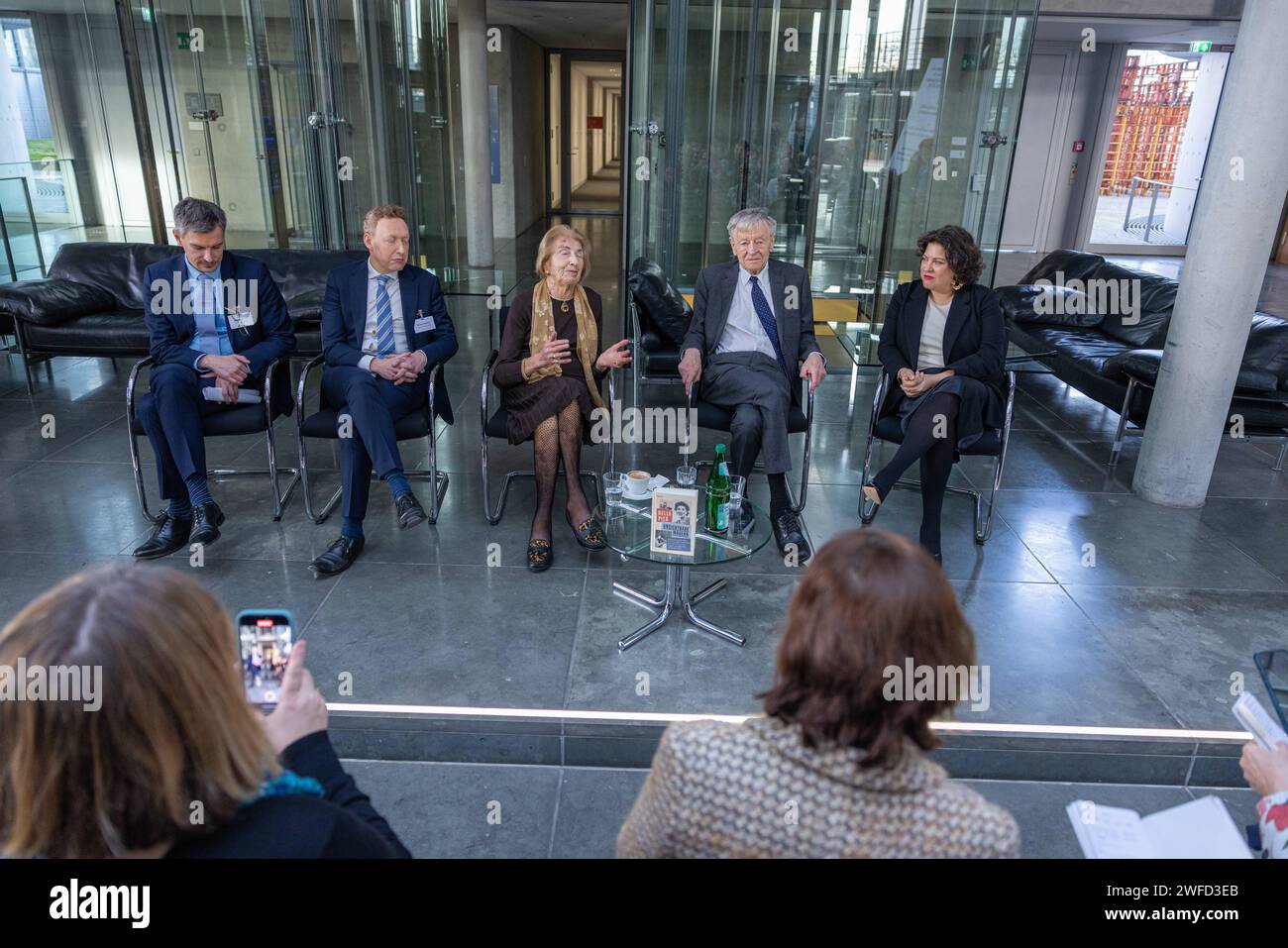 Left to right lord alf dubs hi-res stock photography and images - Alamy