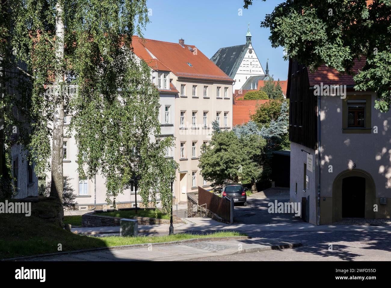 Blick von der Pfarrgasse zum Dom St. Marien, Freiberg, Sachsen ...