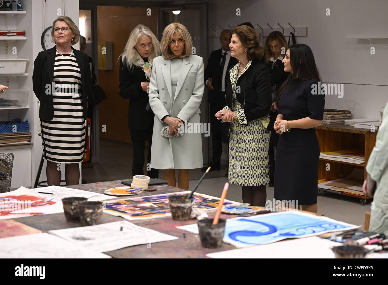 Emmanuel macron brigitte young hi-res stock photography and images - Alamy