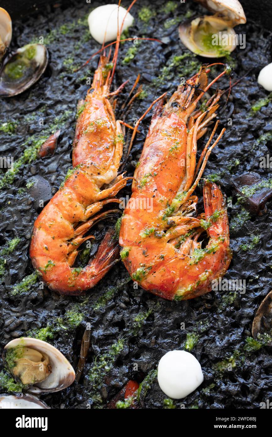 Image of king prawns hi-res stock photography and images - Alamy