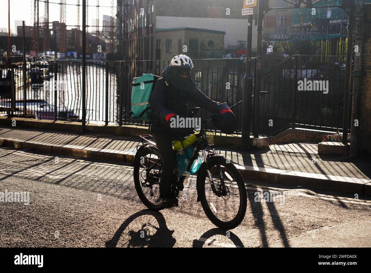 Cycling shadows hi-res stock photography and images - Alamy