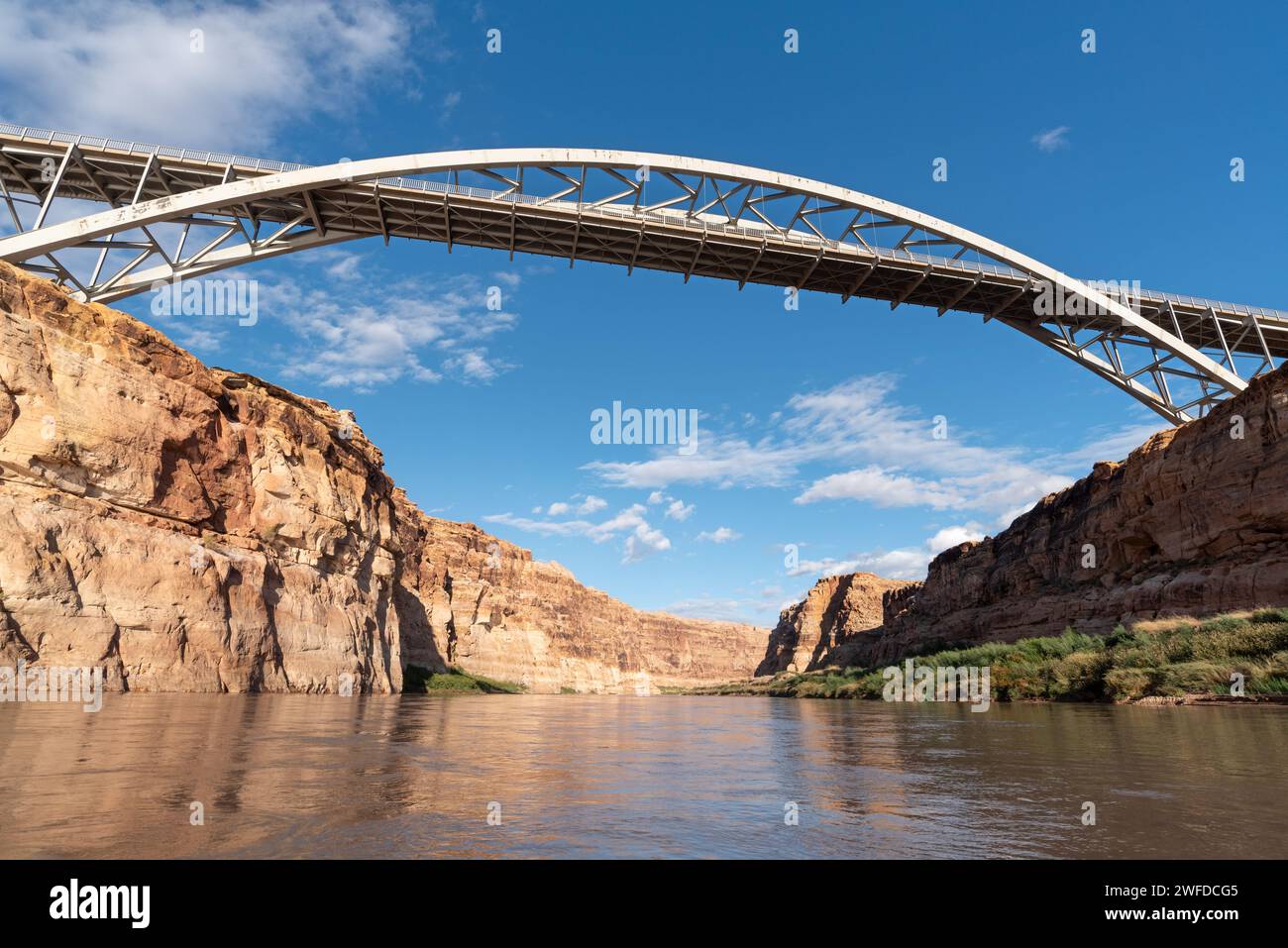 Bridge crossing over a reservoir hi-res stock photography and images ...