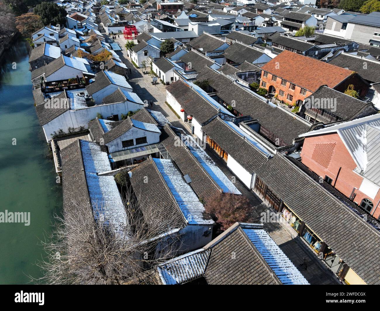 (240130) -- CHANGZHOU, Jan. 30, 2024 (Xinhua) -- An aerial drone photo ...