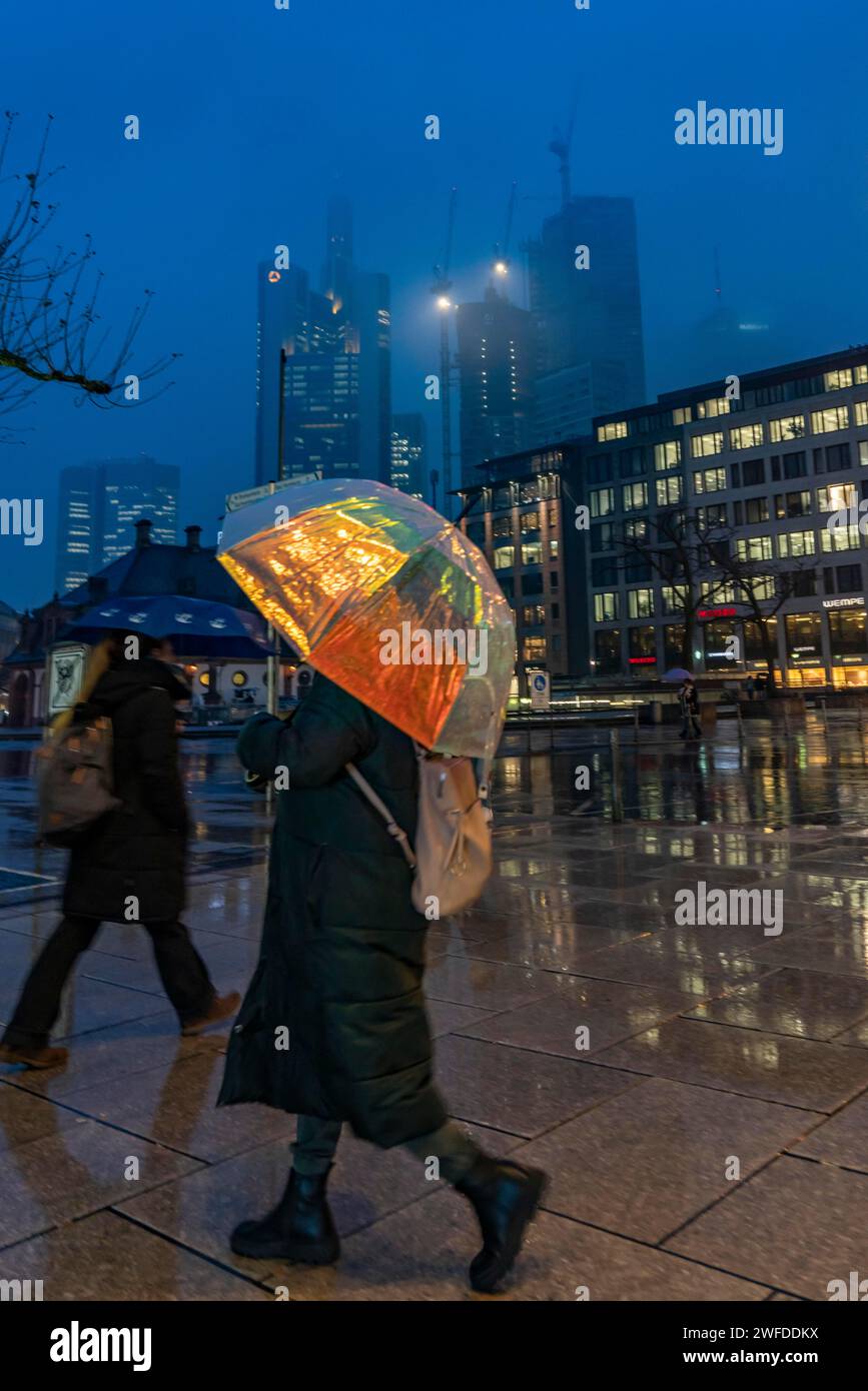 Rainy weather, freezing rain, pedestrian zone Zeil, shopping street ...
