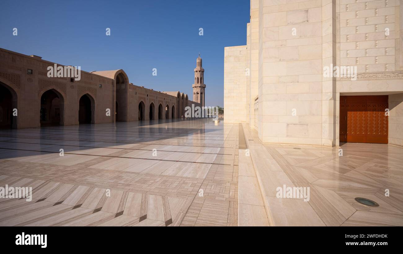 sultan qaboos grand mosque Stock Photo - Alamy