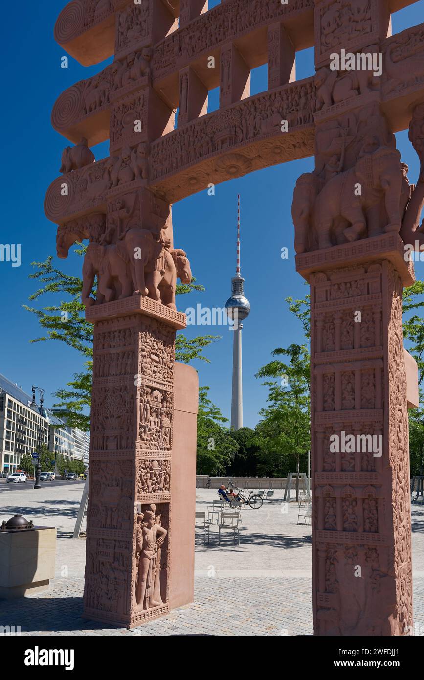 Sanchi gate hi-res stock photography and images - Alamy
