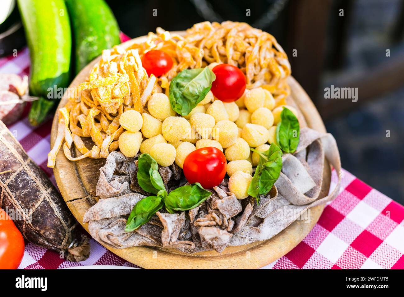 Mediterranean street food hi-res stock photography and images - Alamy