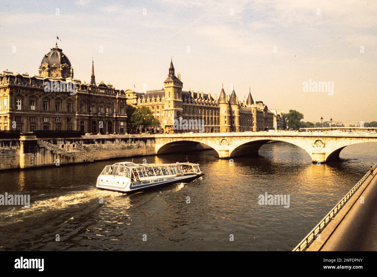 Paris - Seine 80s Stock Photo - Alamy